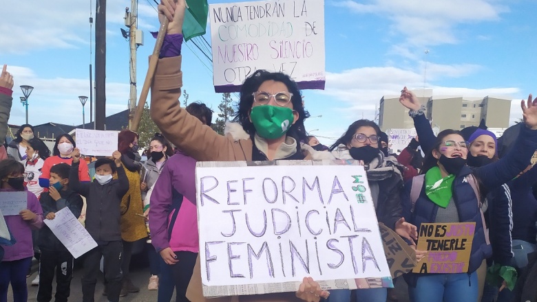 Solo uno de cada dos femicidios es calificado así en las sentencias ...