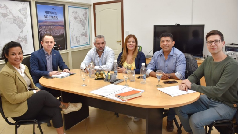 Calisaya destacó avances del proyecto para crear un mercado de ...