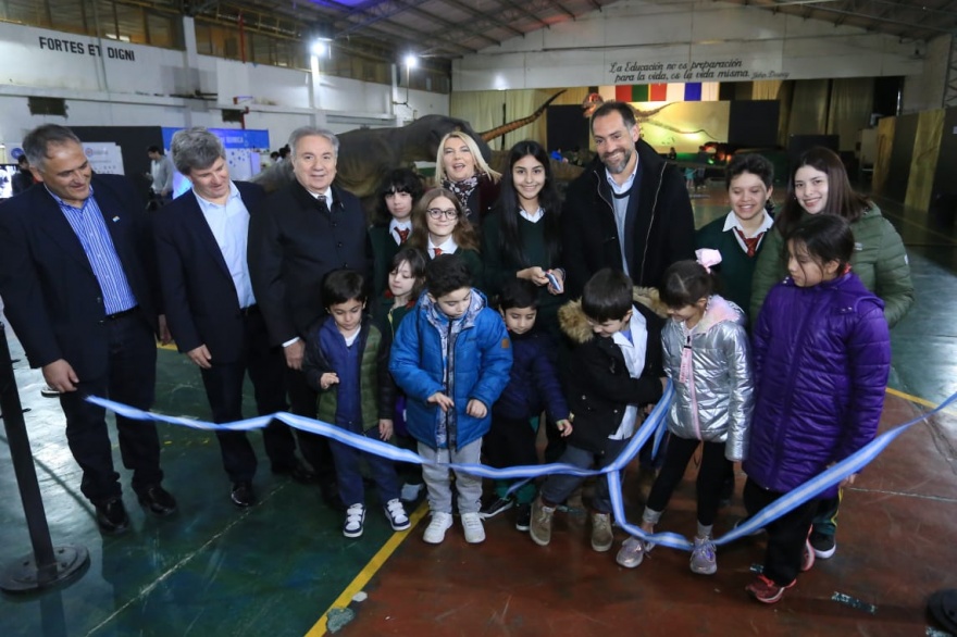 Bertone inauguró en Río Grande la segunda edición de la muestra ... Bertone inauguró en Río Grande la segunda edición de la muestra ...