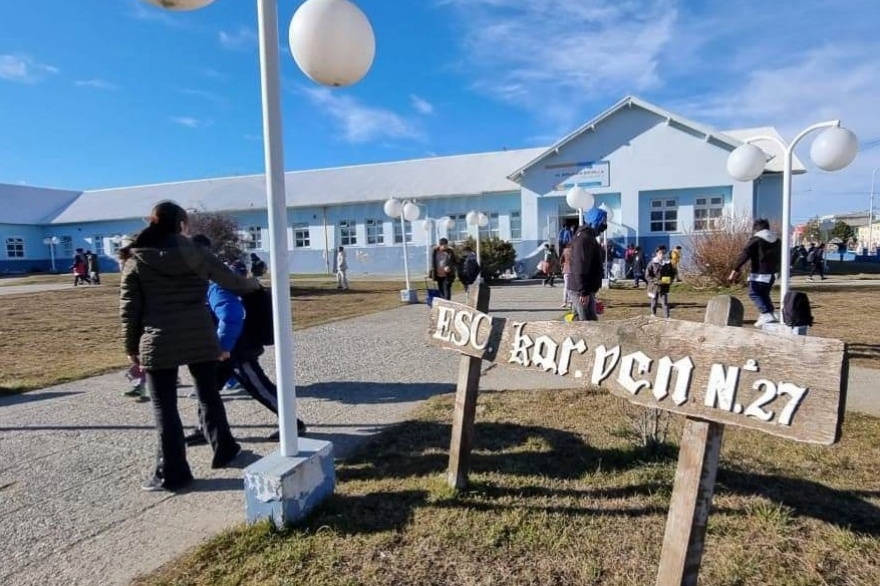 Docentes denunciarán a una mujer que acusó ‘maltratos’ en la Escuela N ...